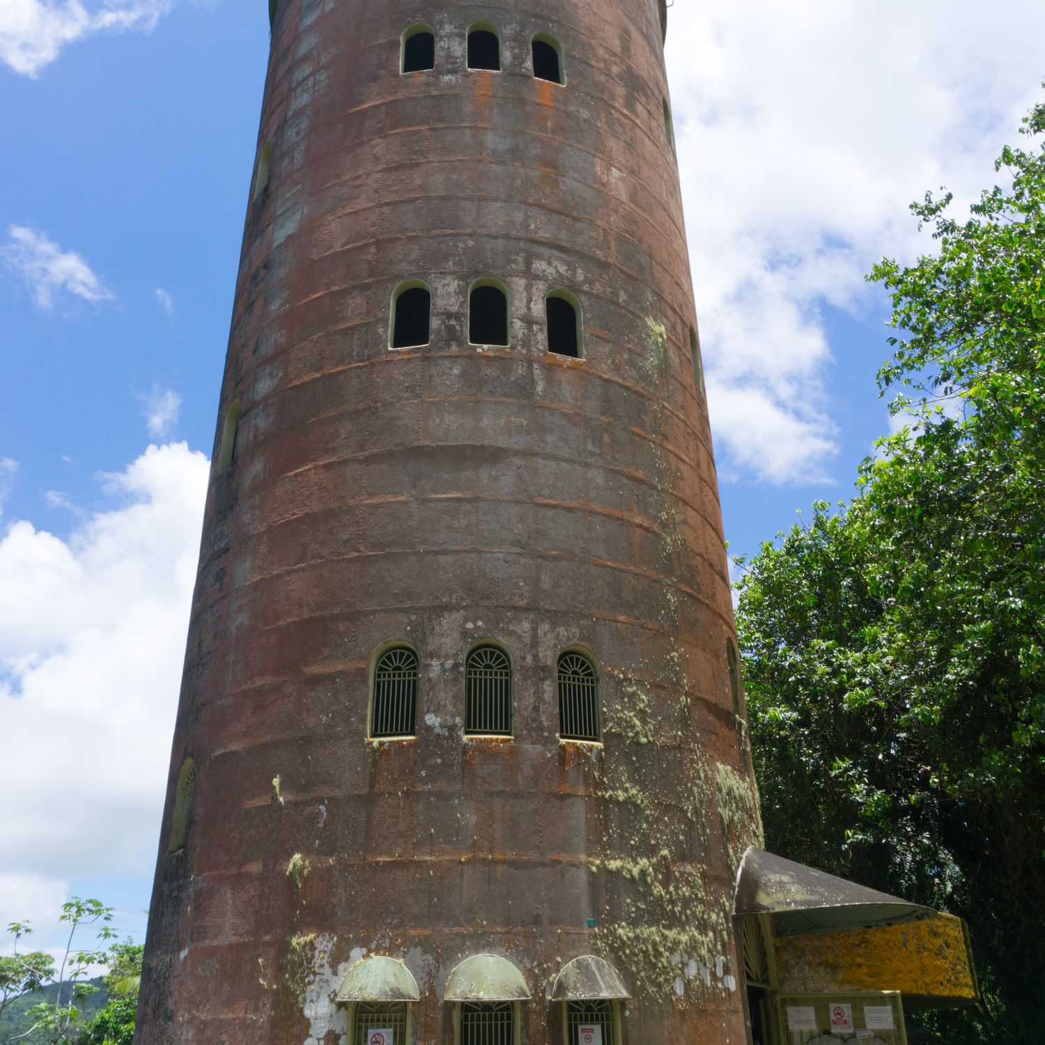 Yokahú Tower - Torre de observación en El Yunque, Puerto Rico