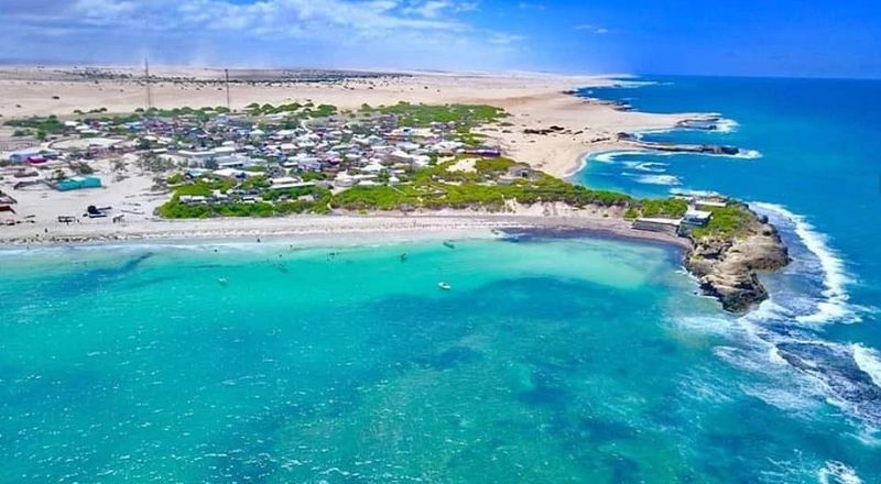 Warsheikh Beach - Praia em Warsheikh, Somália