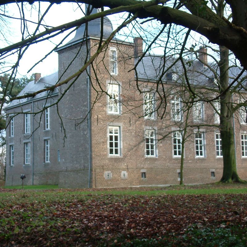 Wolfrath Castle: Medieval castle in Born, Netherlands