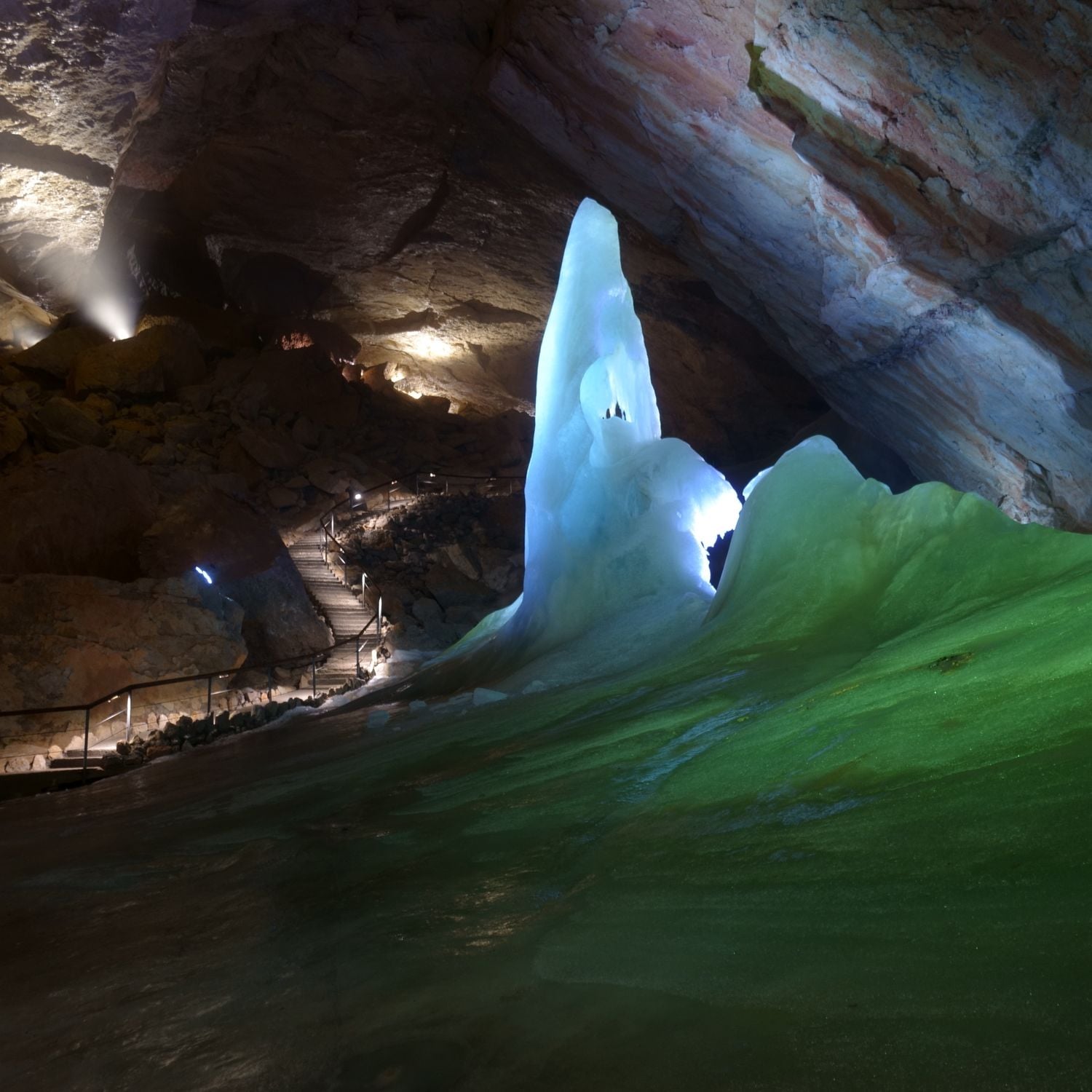 Dachstein Giant Ice Cave - Monument naturel et grotte de glace à 1406 ...