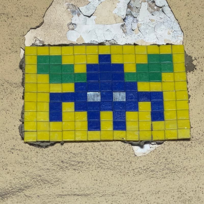 CAZ_14 - Mosaïque Space Invader à Nice, France